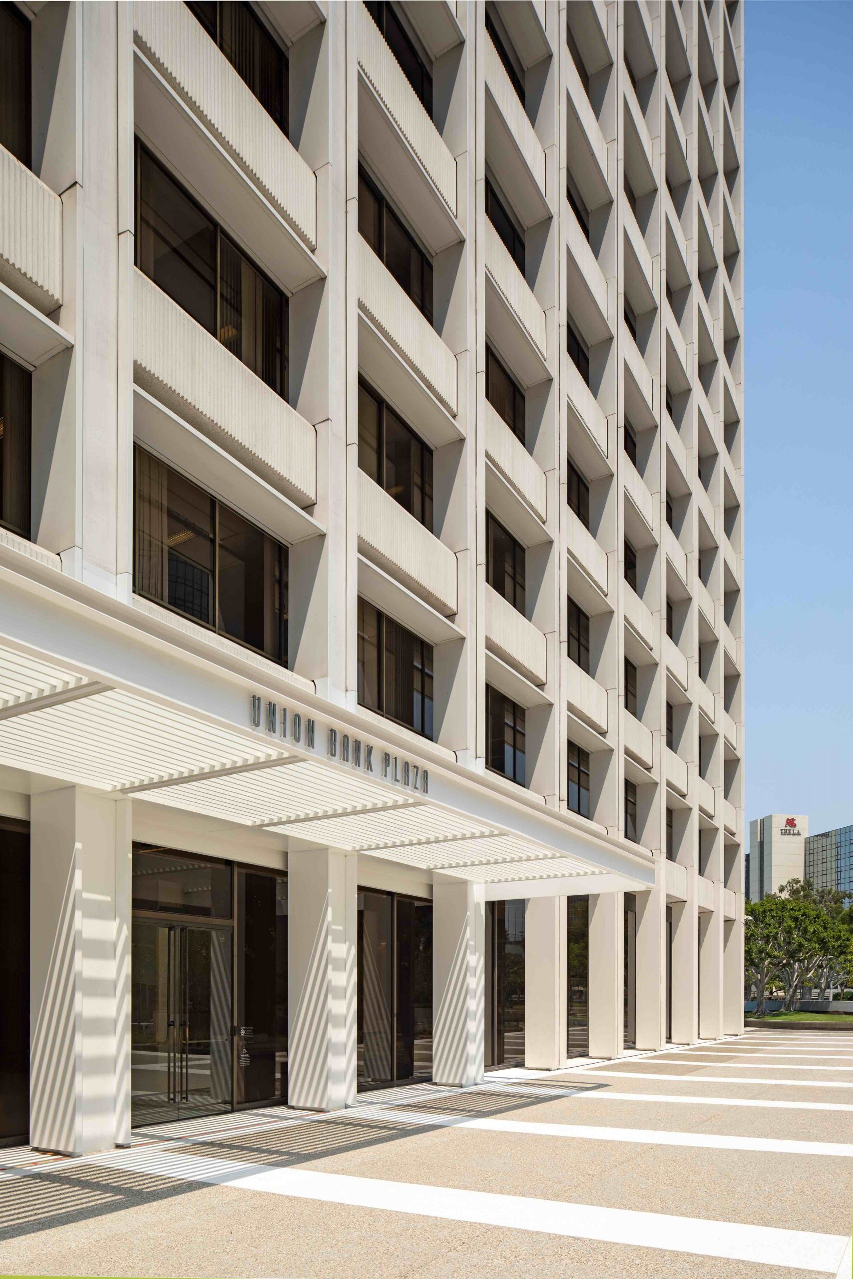 Union Bank Plaza Designated First Skyscraper in Los Angeles as a ...