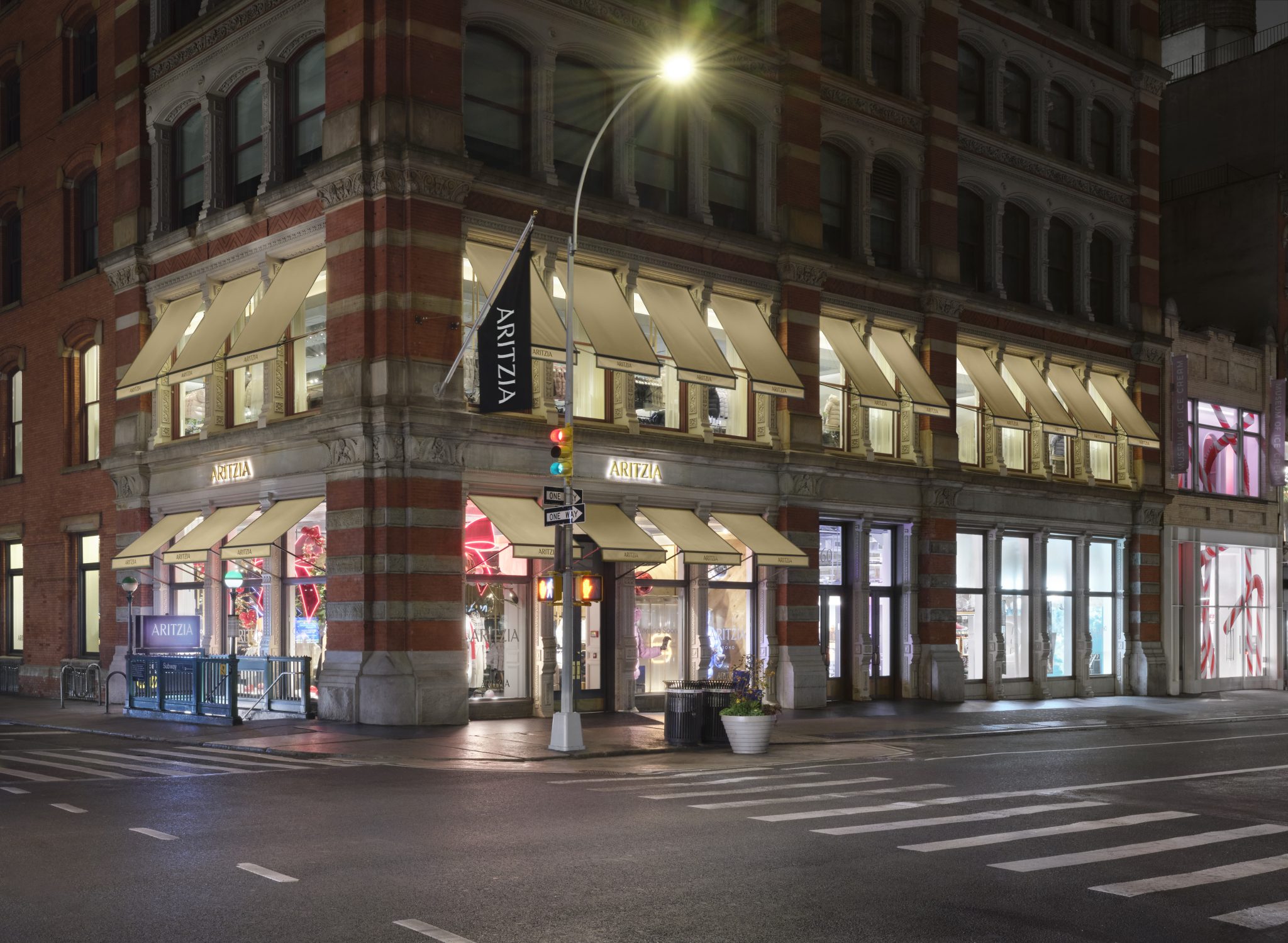 Aritzia Opens Flagship Boutique at 560 Broadway – Mann Report