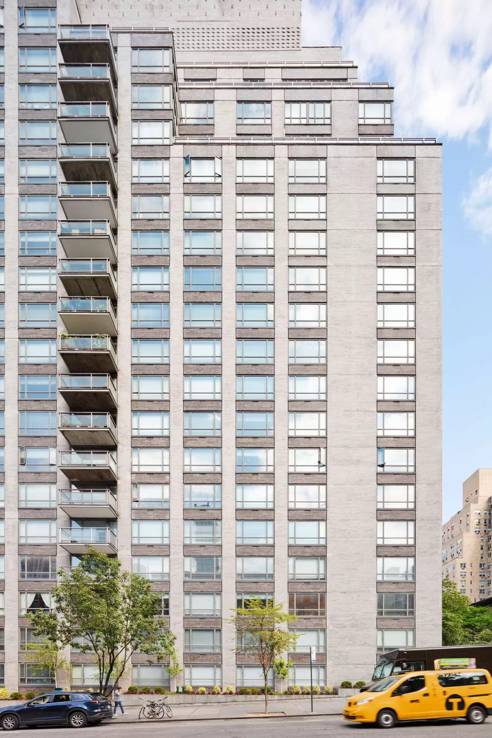 A&E Real Estate Acquires Rivers Bend Apartment Building for $116.5M ...